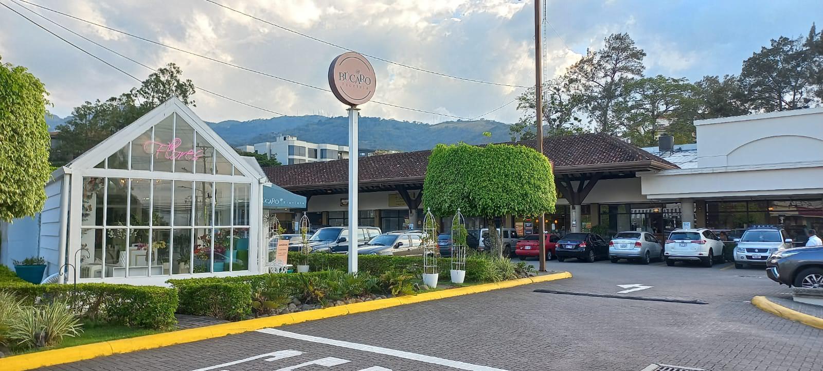 Retail Space in Escazu Mall