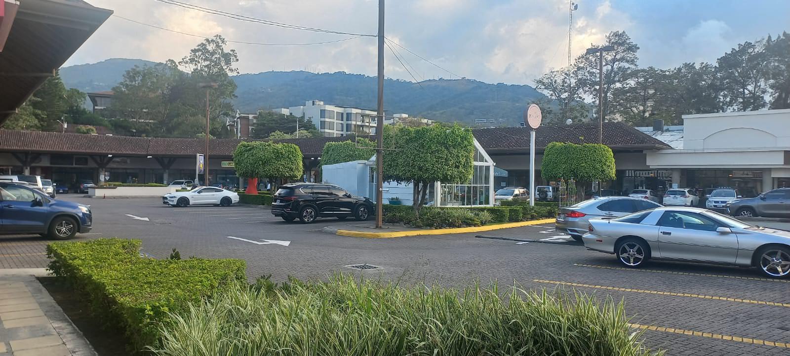 Retail Space in Escazu Mall