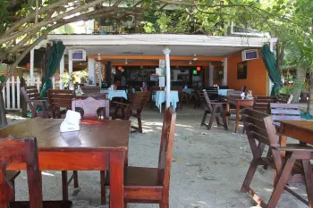 El Ancla Bar and Restaurant